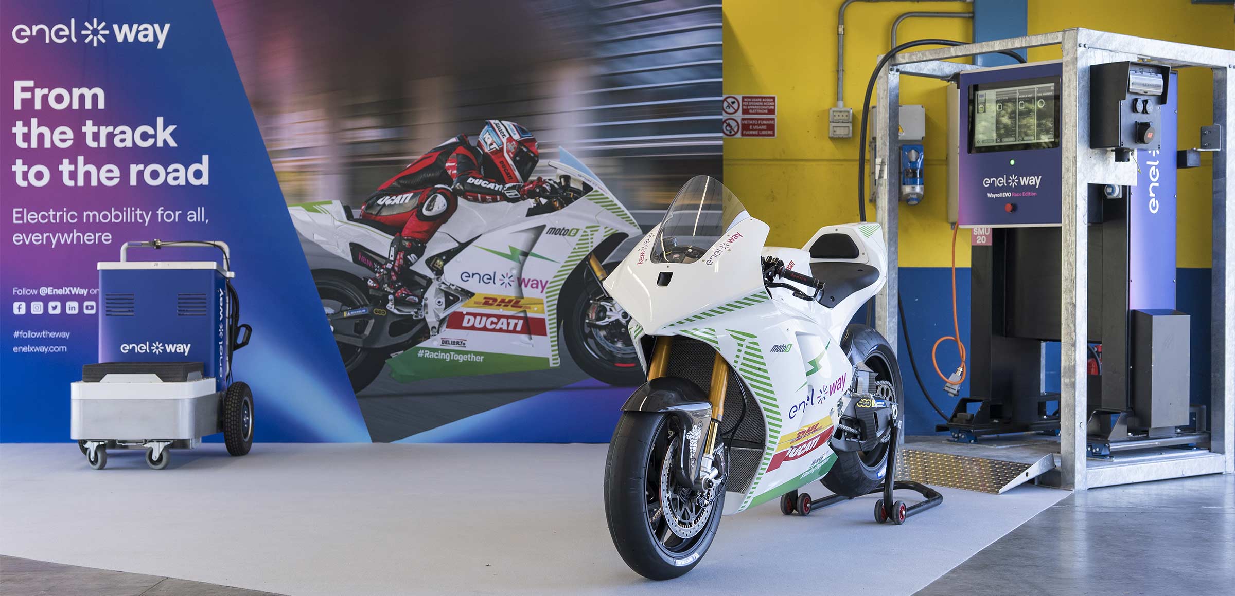 Sustainable solutions in MotoE with the electric V21L | Enel Group